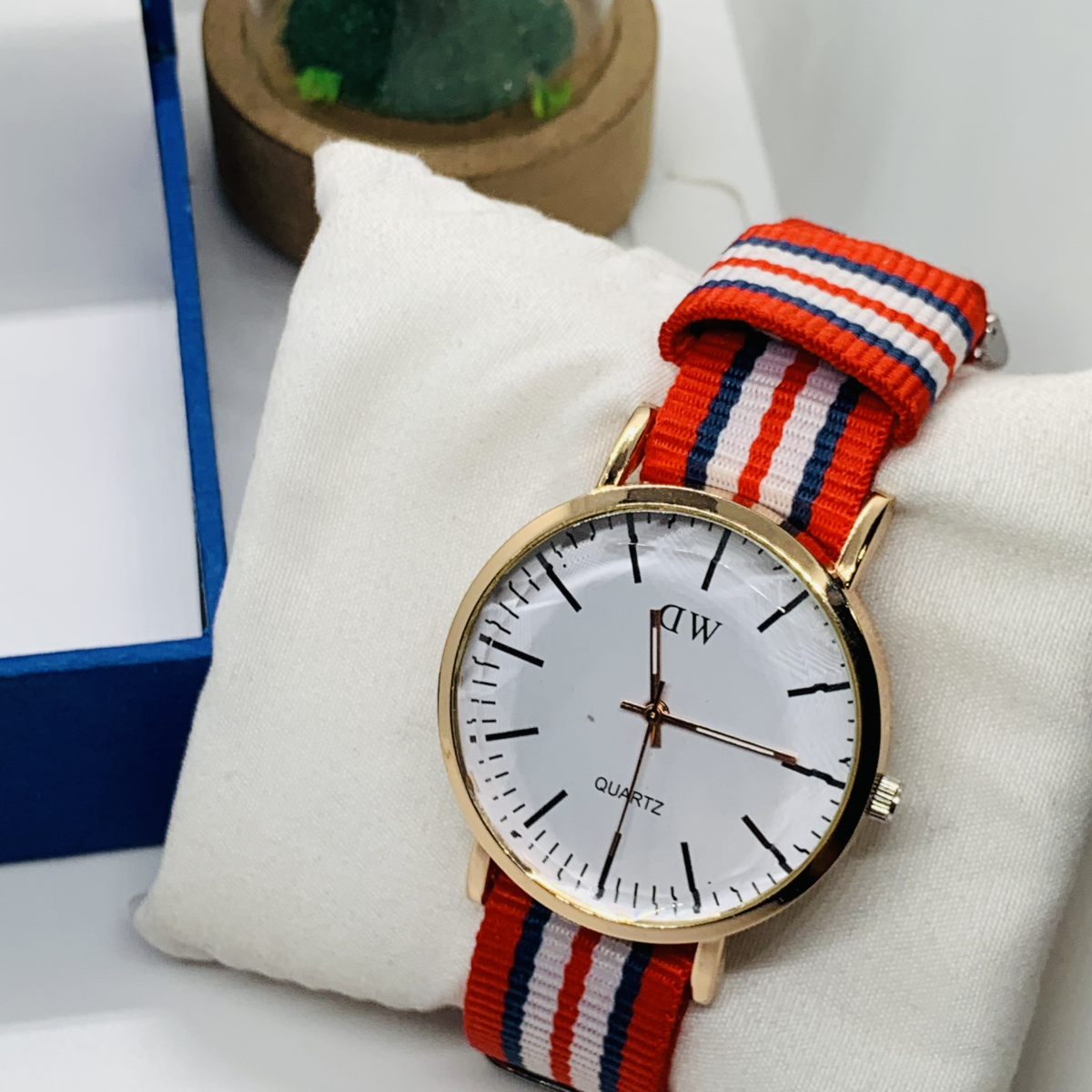 Dw Quartz Round Watch - Ex And Next